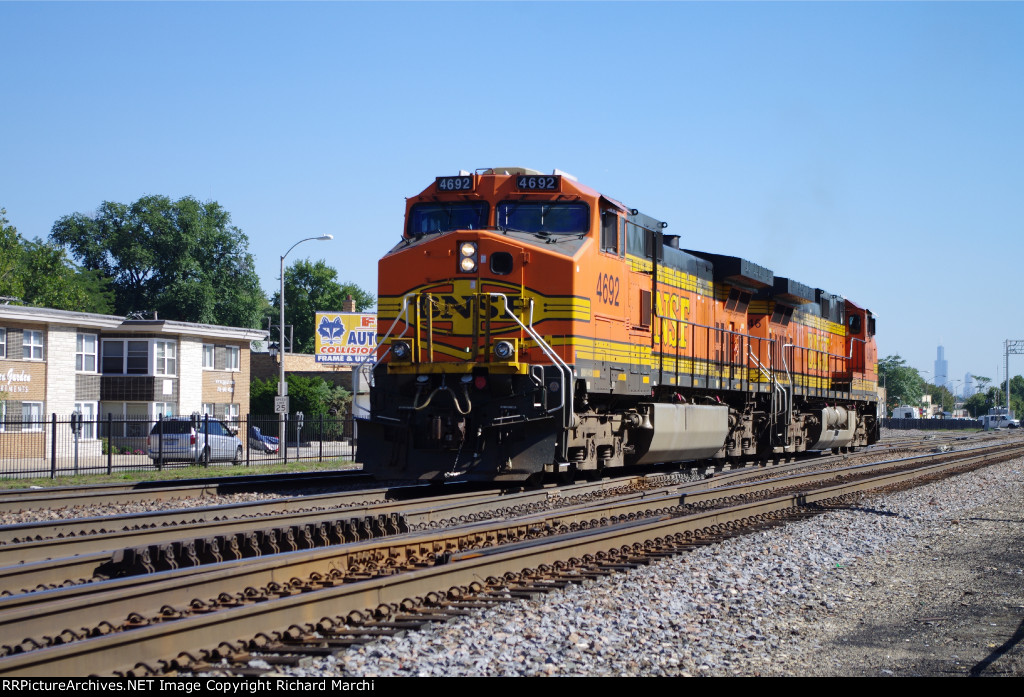 BNSF 4692
